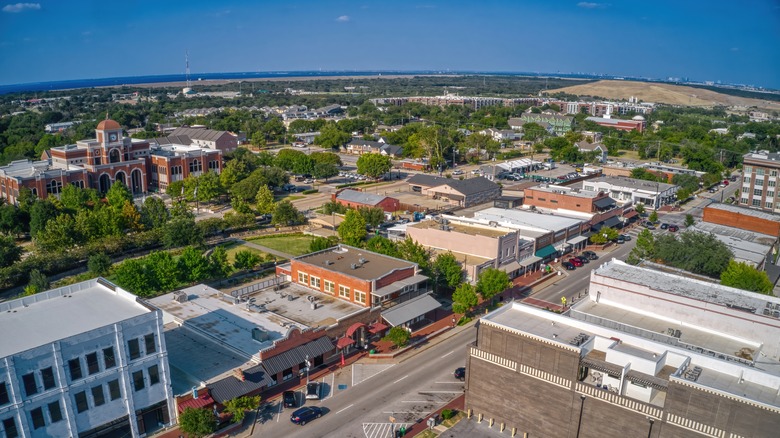 Texas' lakeside city near Dallas is a charming getaway to enjoy ...
