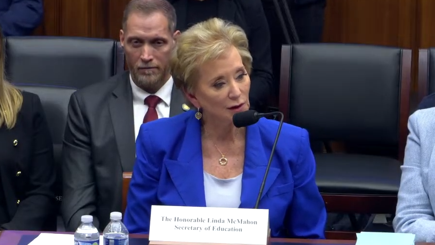 'I'm not gonna respond': Billionaire Linda McMahon shrugs her shoulders ...