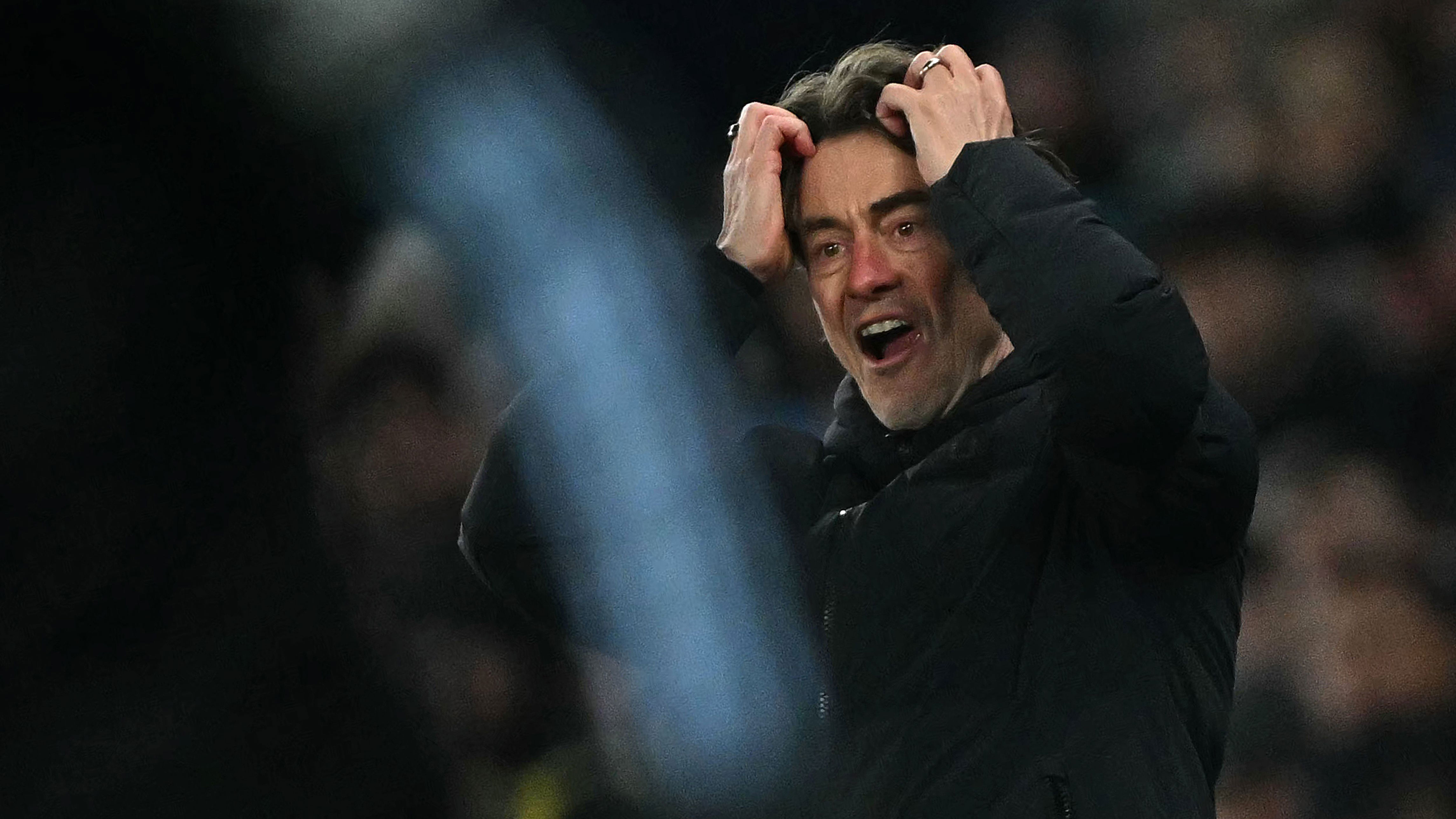 „Reggel ki leszel rúgva” – alig félév után meneszthetik a londoni ...