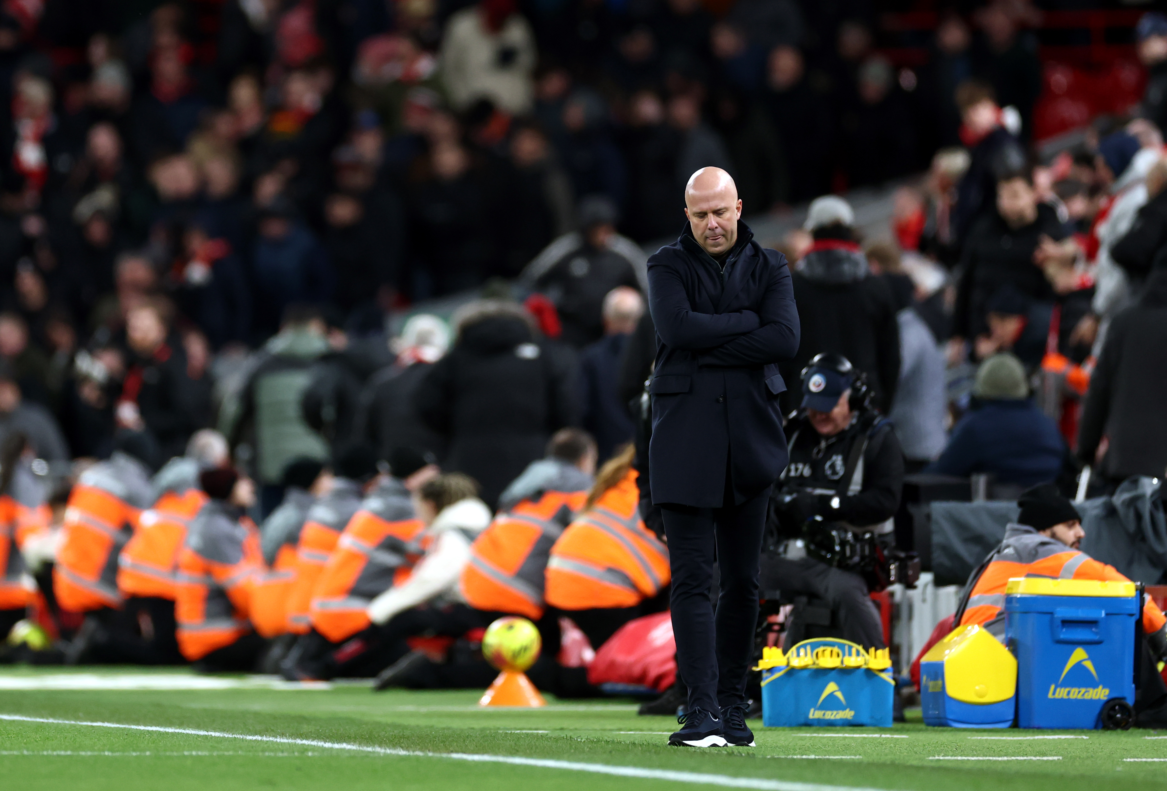 Arne Slot gives immediate reaction to Anfield crowd boos after ...