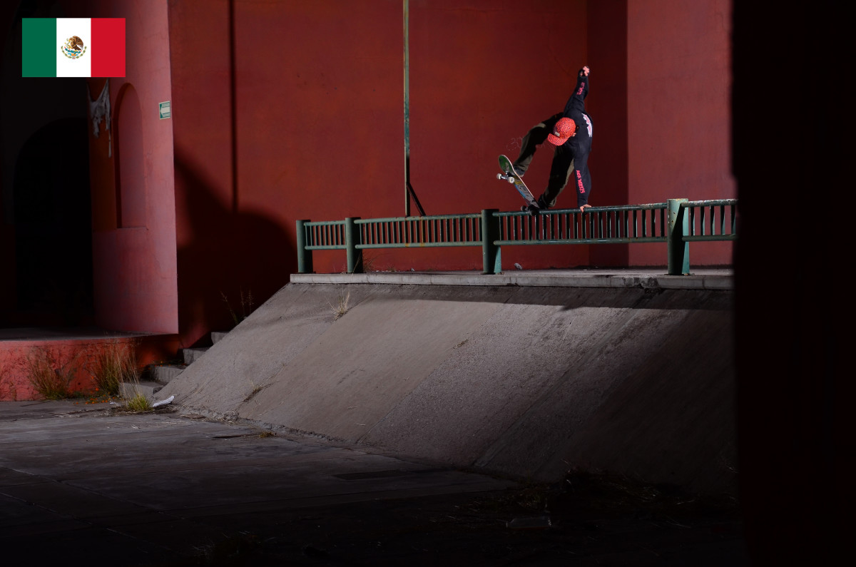 Tricolor, skateboarding in Mexico