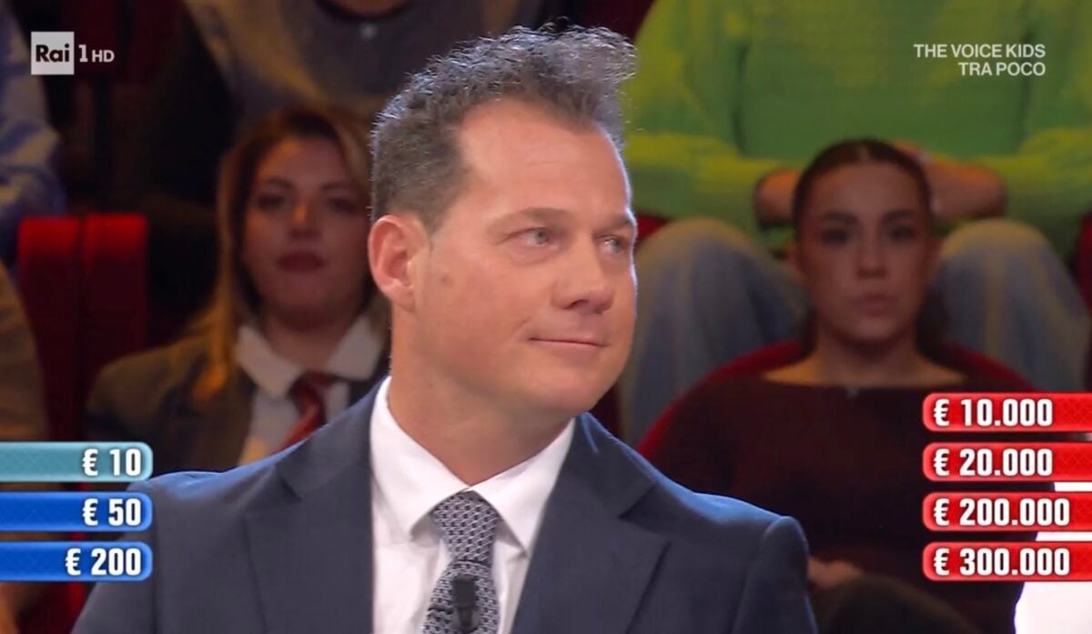 Quanto hanno vinto stasera ad Affari Tuoi? Maurizio vede i 300 mila e ...