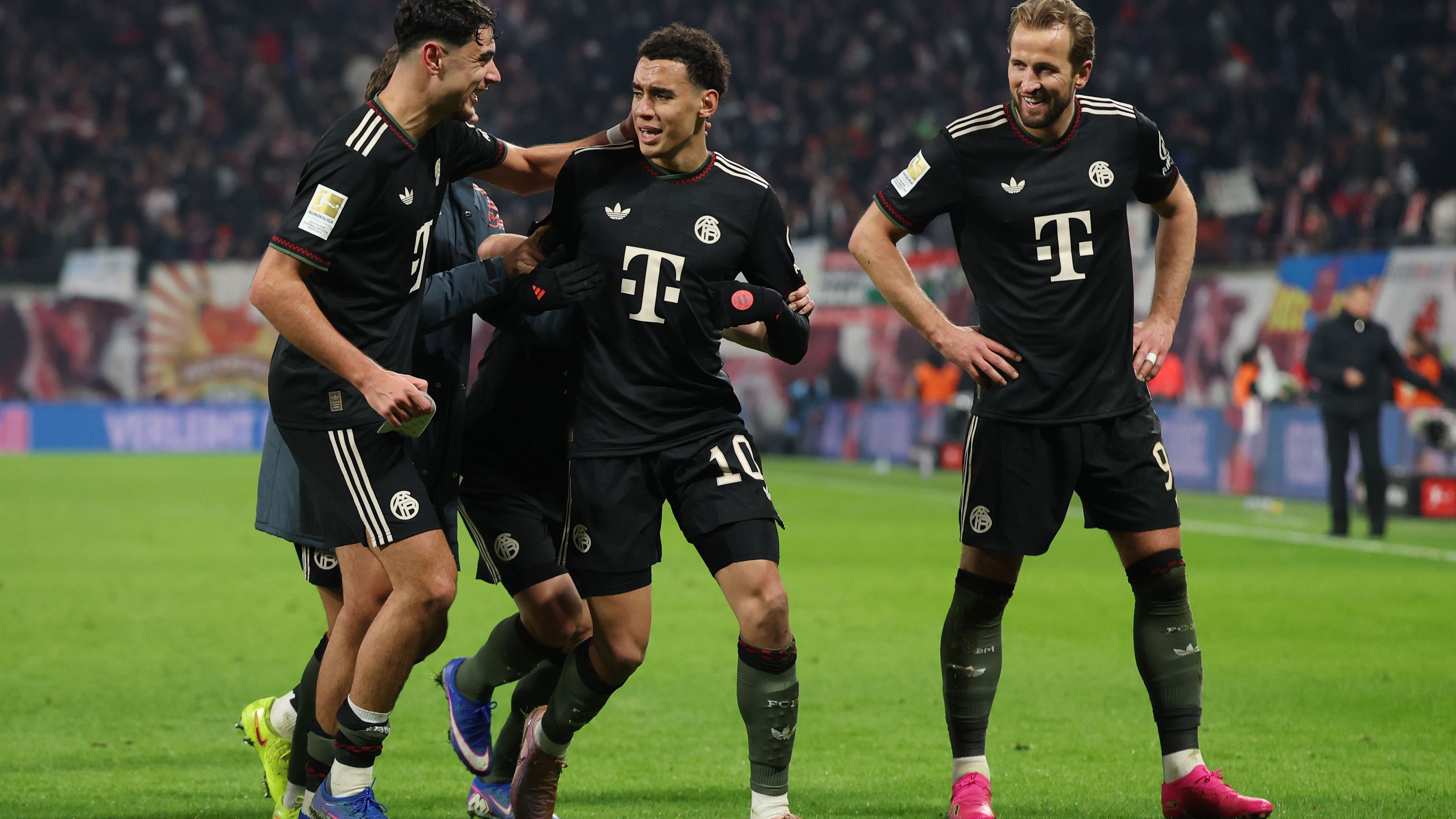 Perfektes Comeback bei Kantersieg des FC Bayern München: Jamal Musiala ...