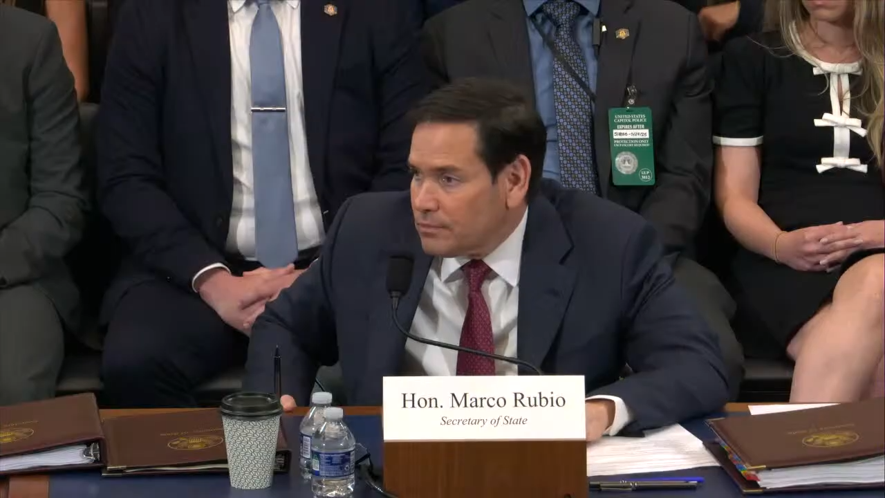 'Unlike you, I do not fear Donald Trump': Marco Rubio gets put in his ...