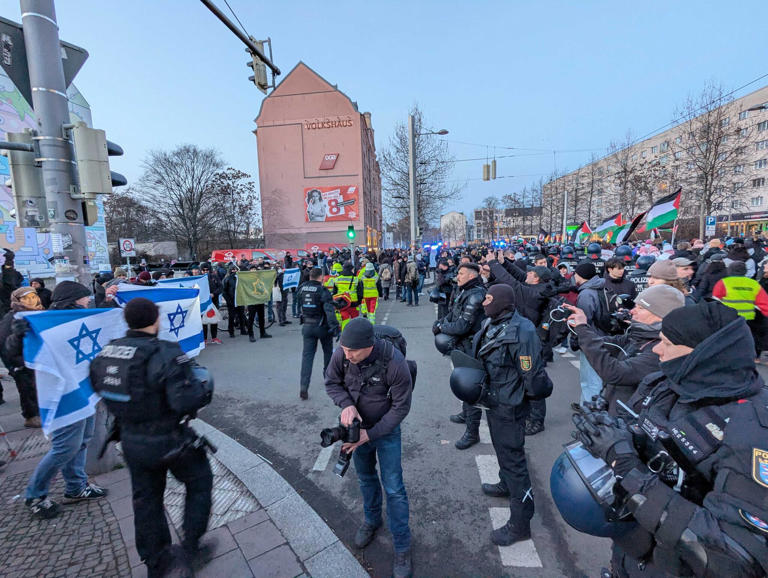 Tausende bei Demos in Connewitz und der Innenstadt – so lief der Tag in ...