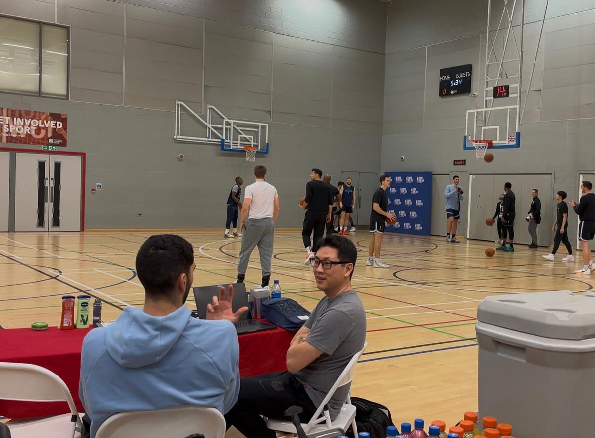 El guía de Santi Aldama en su primer año en Memphis: "Me trató como a ...