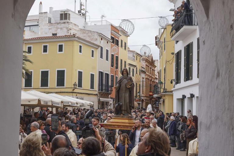 Menorca rememora con la procesión de Els Tres Tocs la Reconquista ...