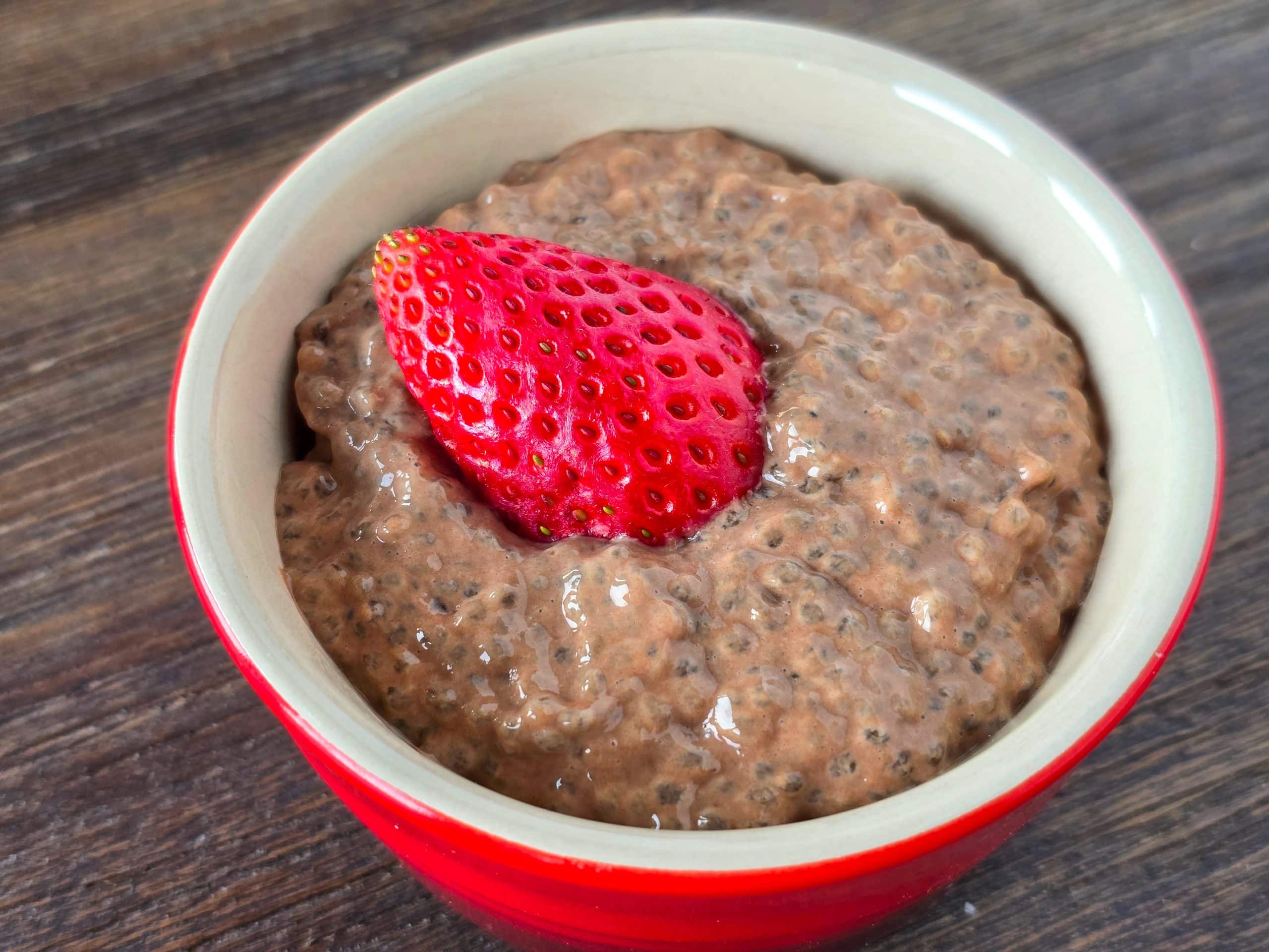 Chocolate chia seed pudding (creamy, make-ahead recipe)