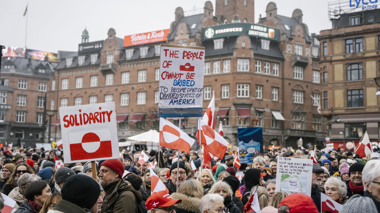 Miles de personas recorren Copenhague al grito de "Groenlandia no está ...