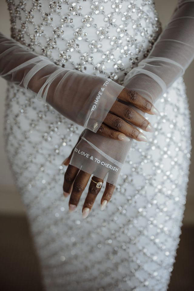 What is the average carat size for a diamond engagement ring?