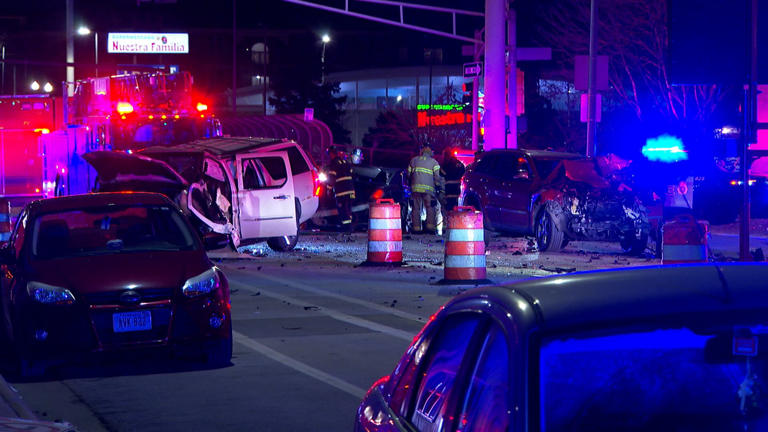 Multi-car crash in Omaha sends two to hospital, authorities say
