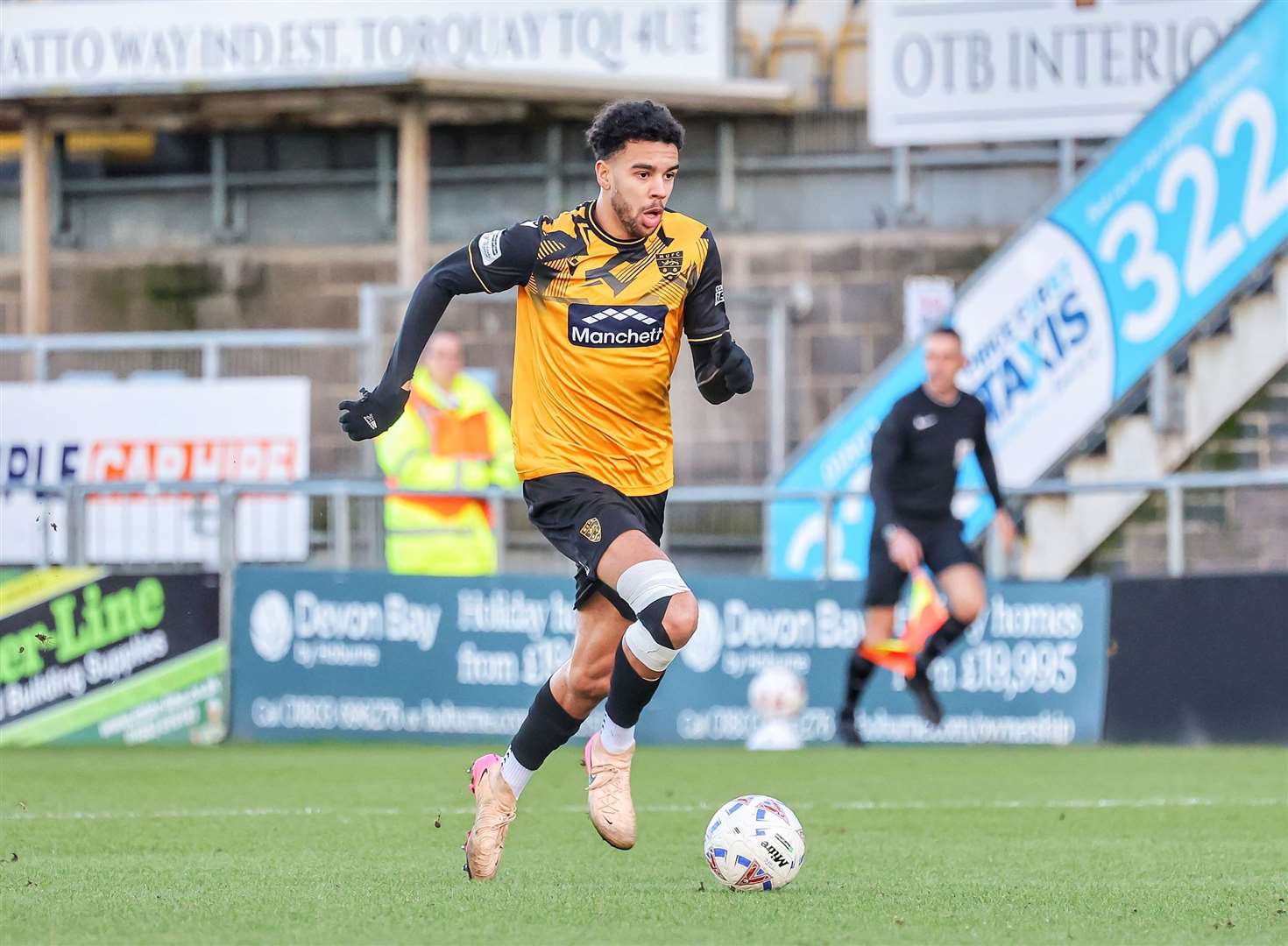 Torquay United 1 Maidstone United 1 match report: Three players see red ...