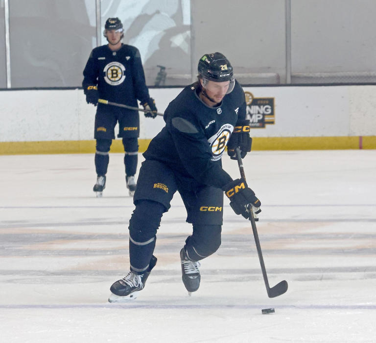 Joonas Korpisalo gets call for Bruins against Blackhawks