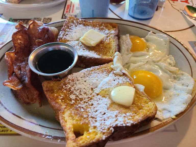 The California diner so famous for steak and eggs people travel miles ...