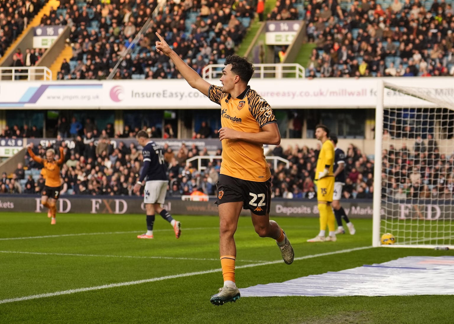 Hull boost play-off bid with victory at Southampton