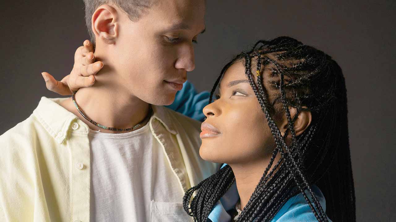 Cancer with Capricorn: When emotion and responsibility walk together