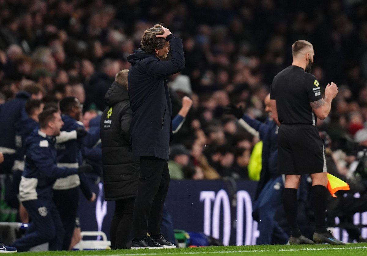 Tottenham 1-2 West Ham: Wilson wins 'El Sackio' at the death - Live