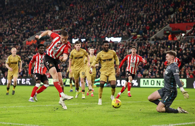 Premier League round-up as Tottenham lose to West Ham, Liverpool draw ...