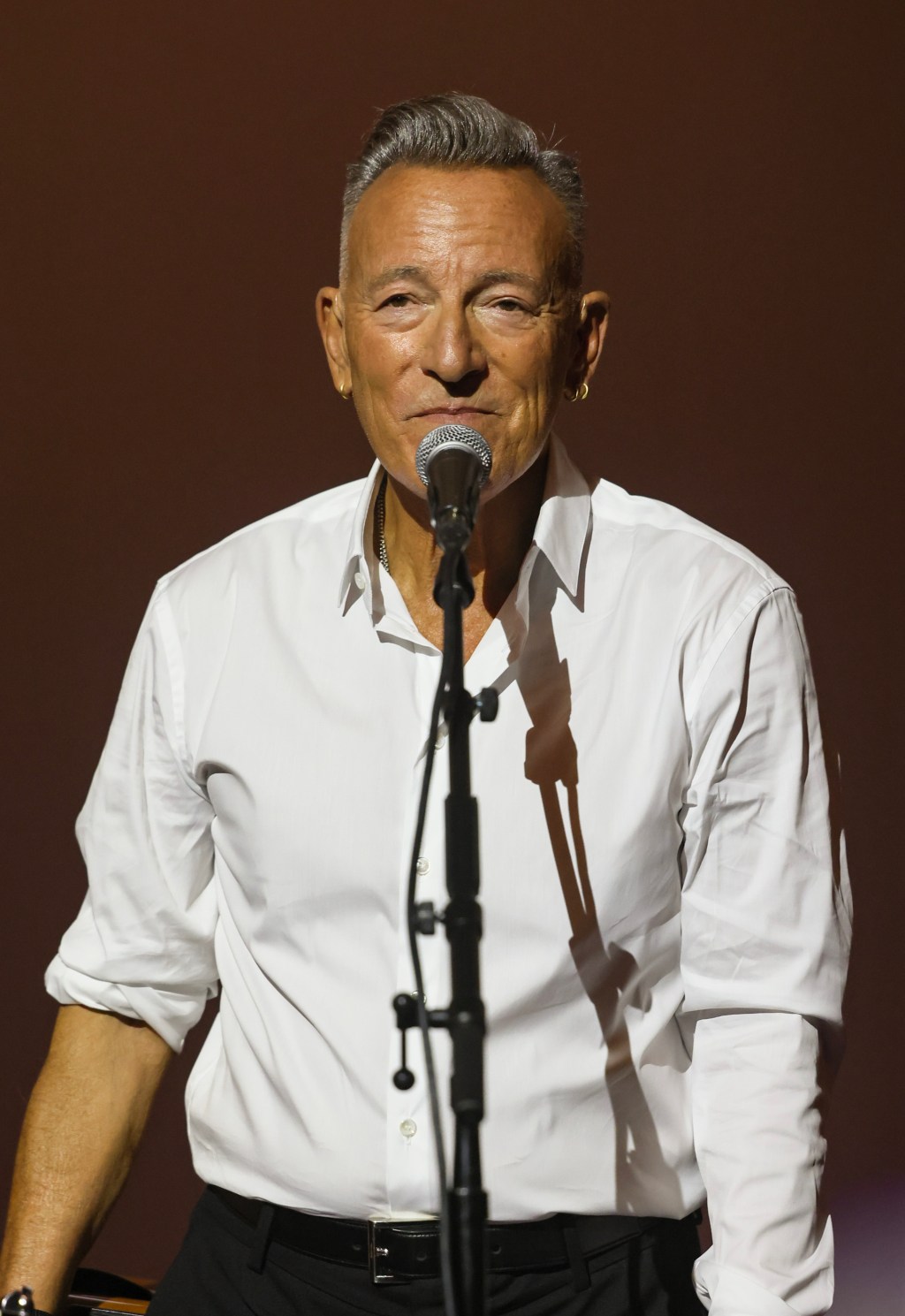 Watch 'Simpsons' star Hank Azaria perfectly impersonate Bruce Springsteen