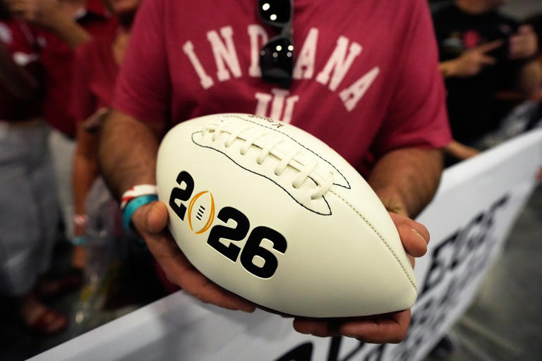 Close friends face off as Indiana and Miami defensive coordinators meet ...