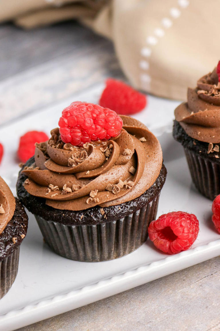 Dark chocolate raspberry cupcakes
