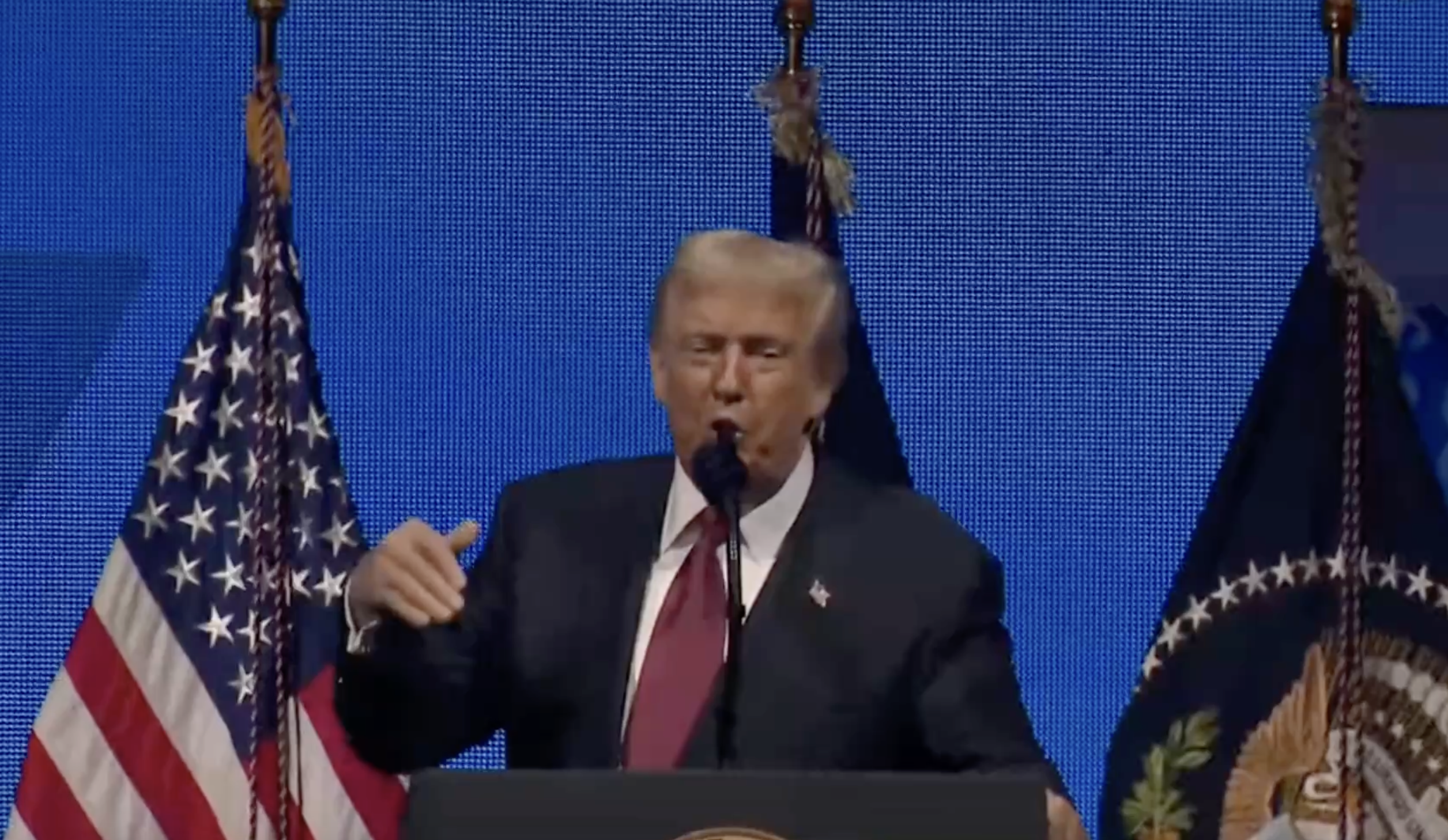 'That's a lot of press, fake news': Trump goes out of his way to insult ...