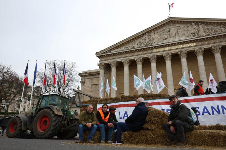 EU and Mercosur sign trade deal after 25 years of negotiations