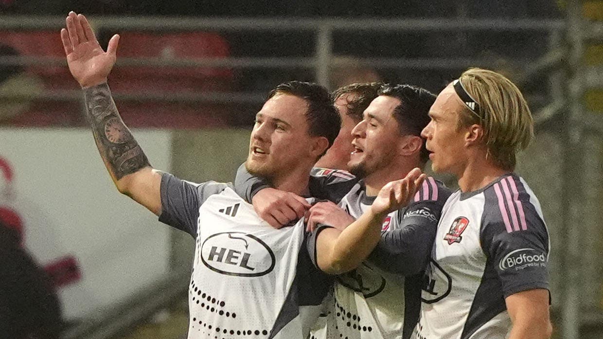 Exeter beat Stevenage to make it five home wins in a row in League One