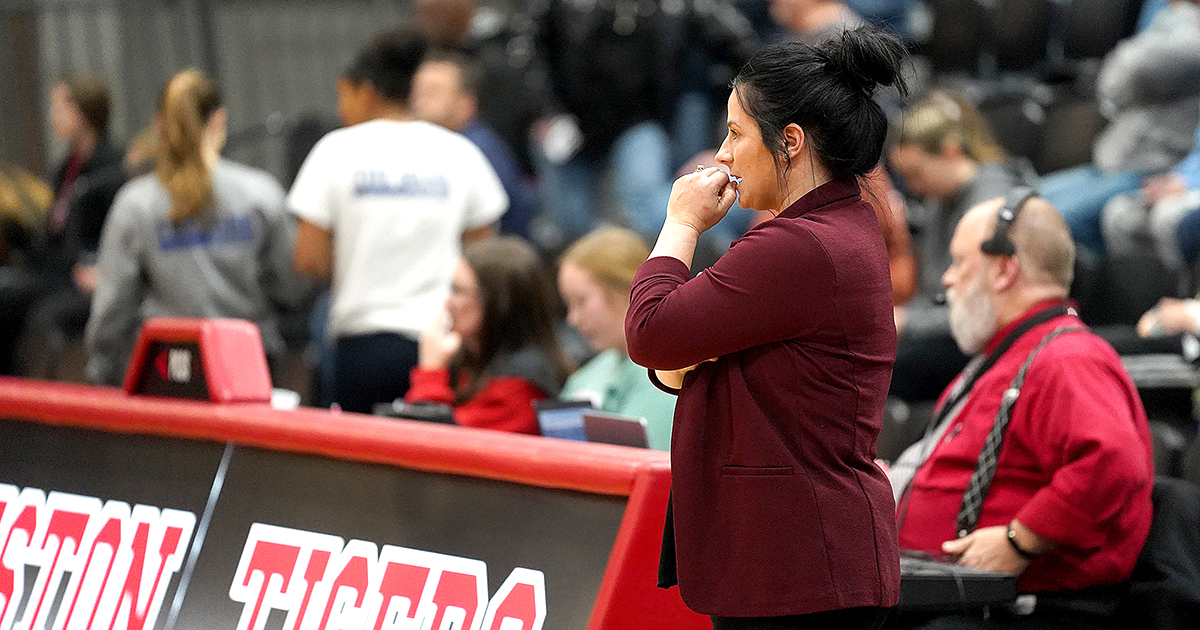 Lee resigns at Lady Tigers head basketball coach