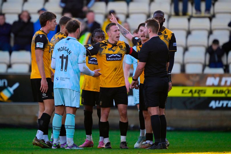 Torquay United 1 Maidstone United 1 - Nine-man Gulls draw with ten-man ...