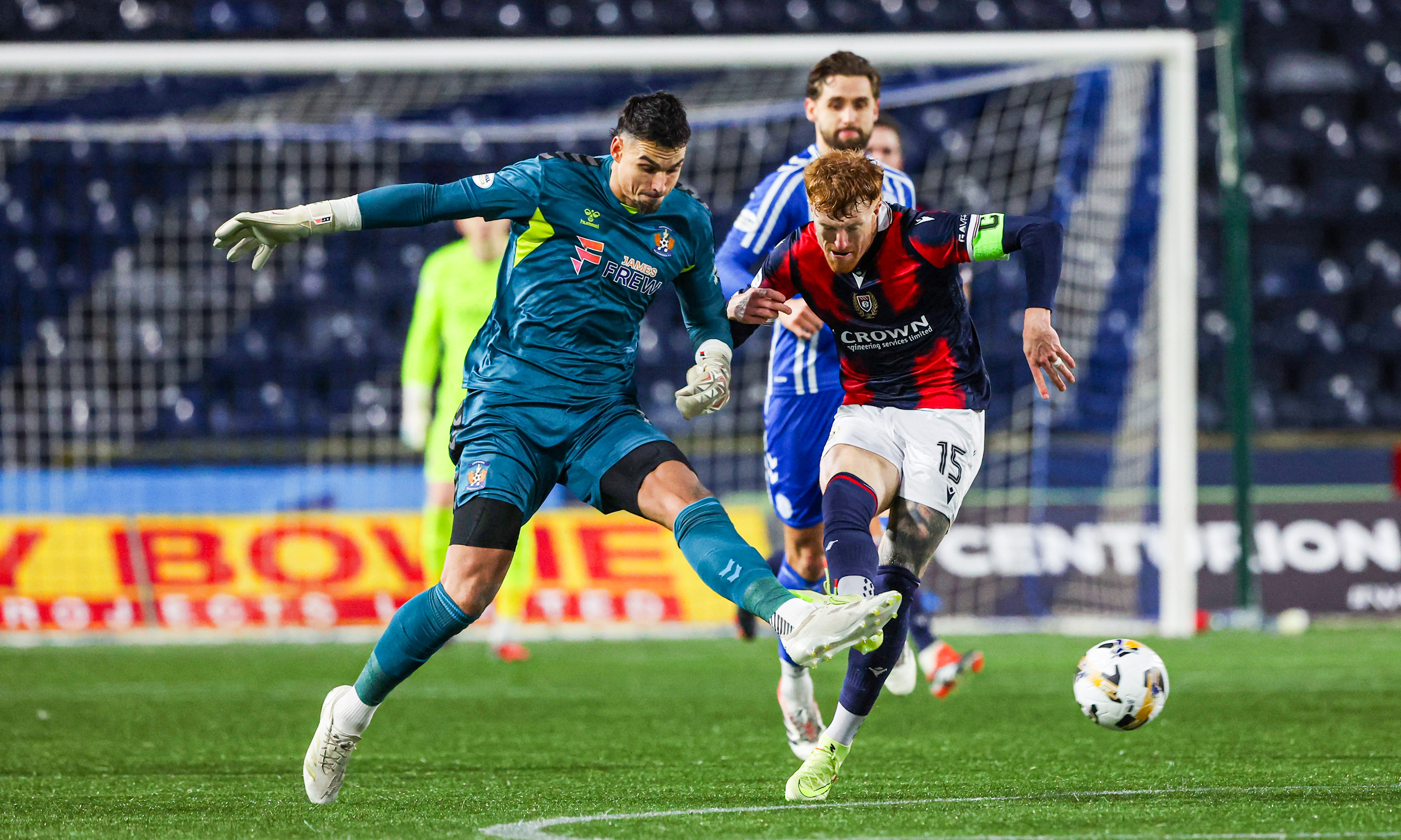 Goalkeeper's horror debut, four penalty shoot-outs, 4-0 surprise result ...