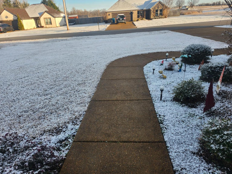 Dusting of snow seen Saturday morning in Mid-South