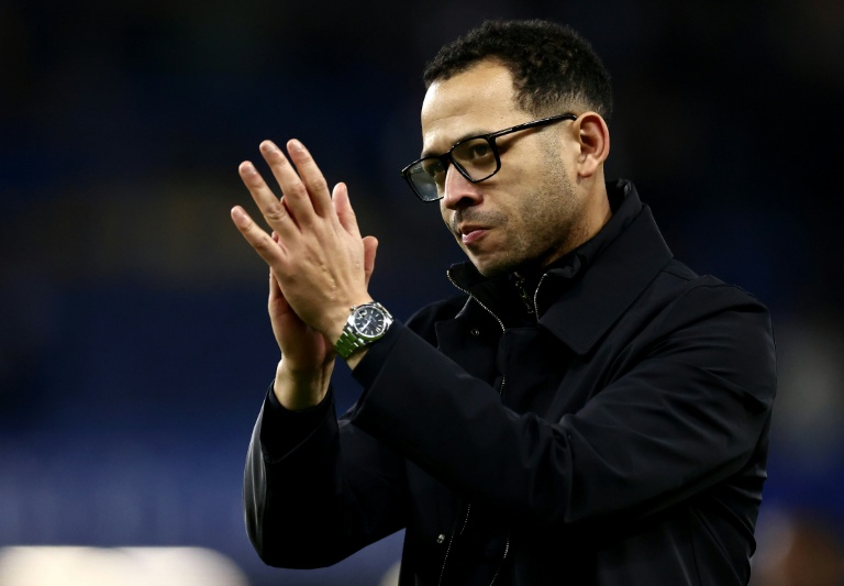 Liverpool tropieza ante el Burnley, Chelsea no falla contra el Brentford