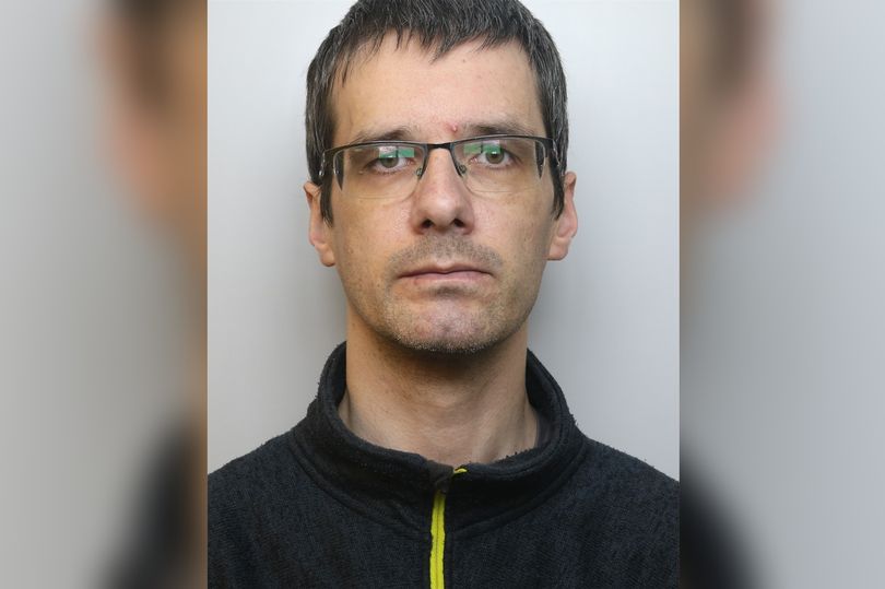 Detective constable jailed for what he paid teenage boy to do