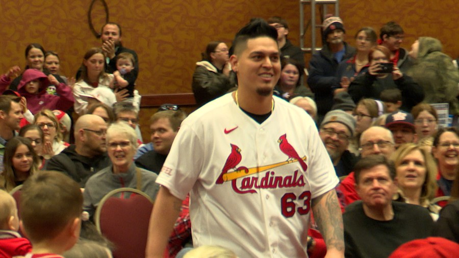 Cardinals Caravan stop helps warm up cold winter night in Peoria