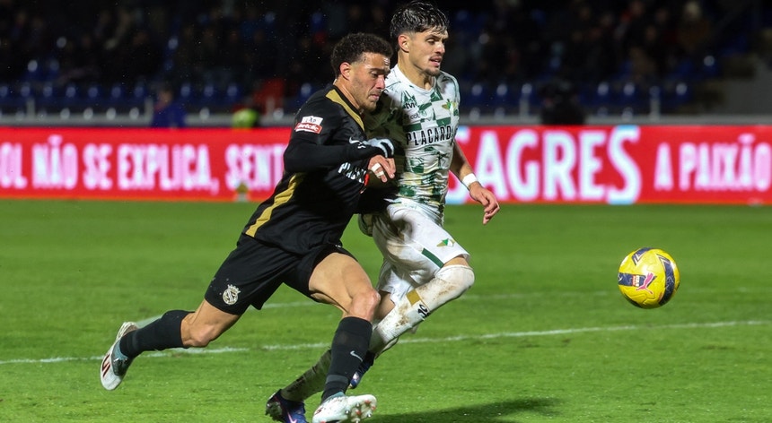 Alverca bate Moreirense pela margem mínima