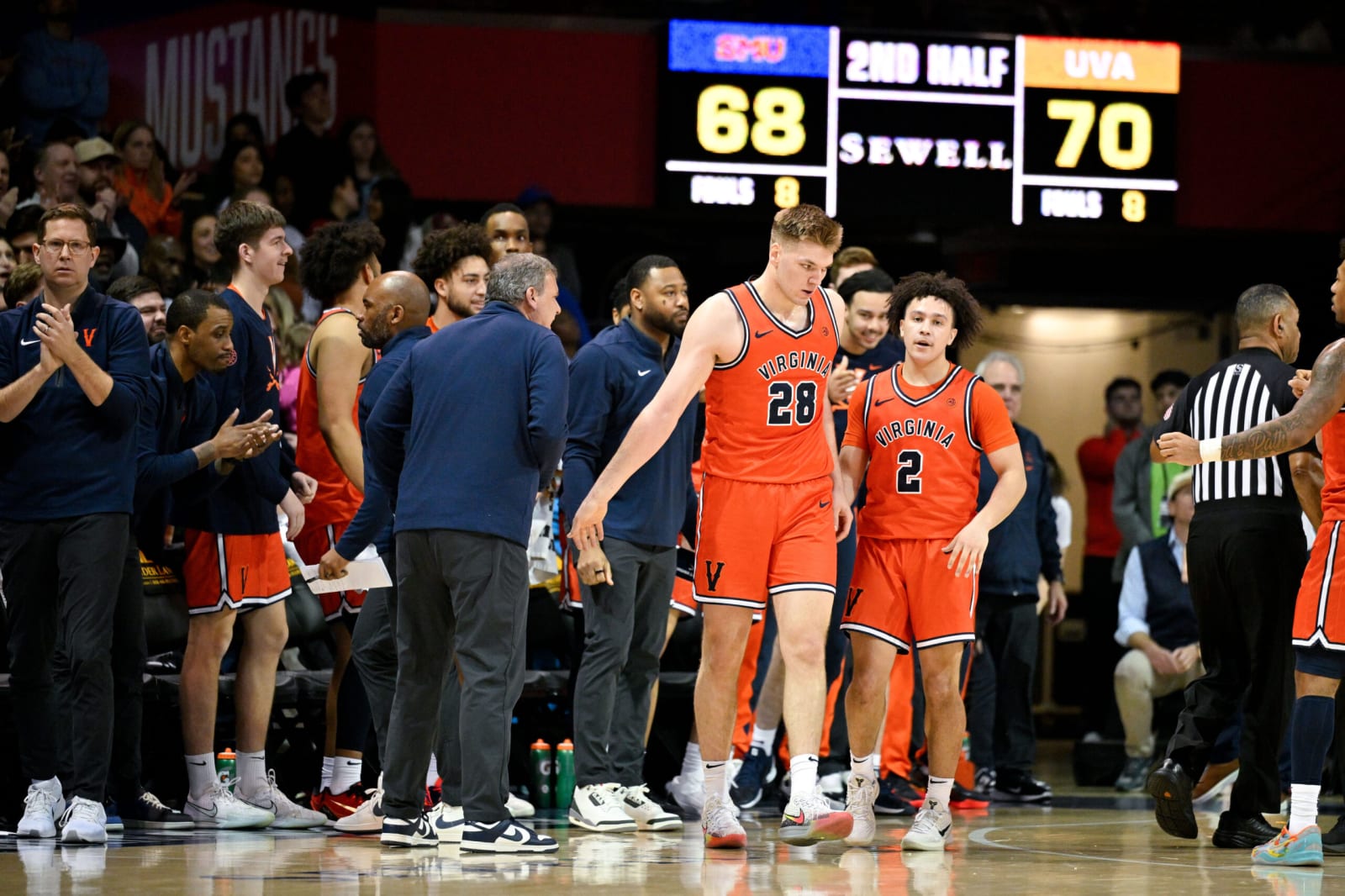Thomas’ double-double, De Ridder’s late 3 push UVa by SMU