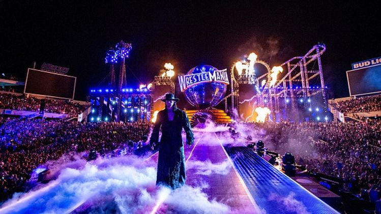 WWE icon Mark Henry reveals shocking details on facing The Undertaker ...