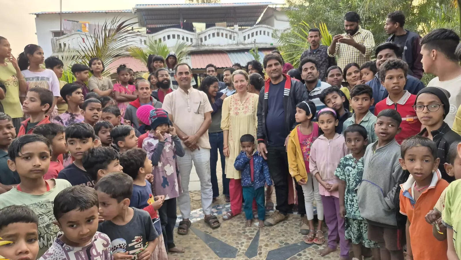 Hearing-impaired teacher sets up school for hearing-impaired kids in ...