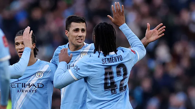 Man United vs. Man City live score: Premier League result, updates ...