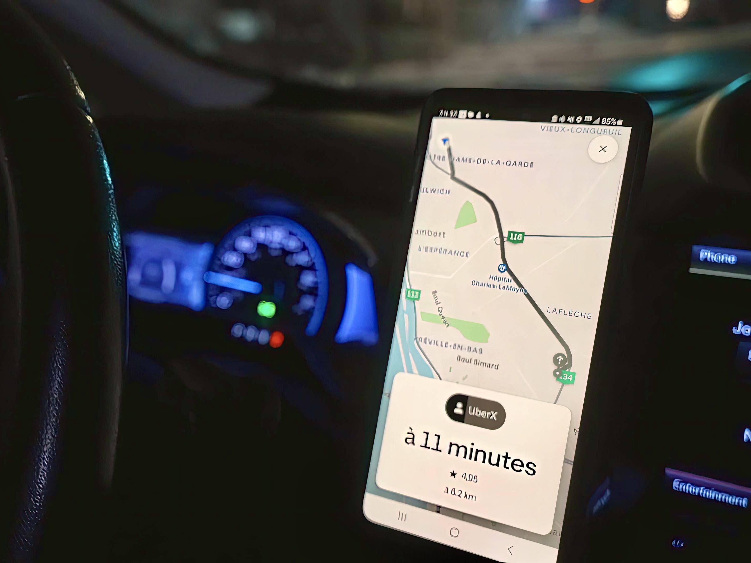 Vérification des chauffeurs : Halifax veut prendre le volant d’Uber