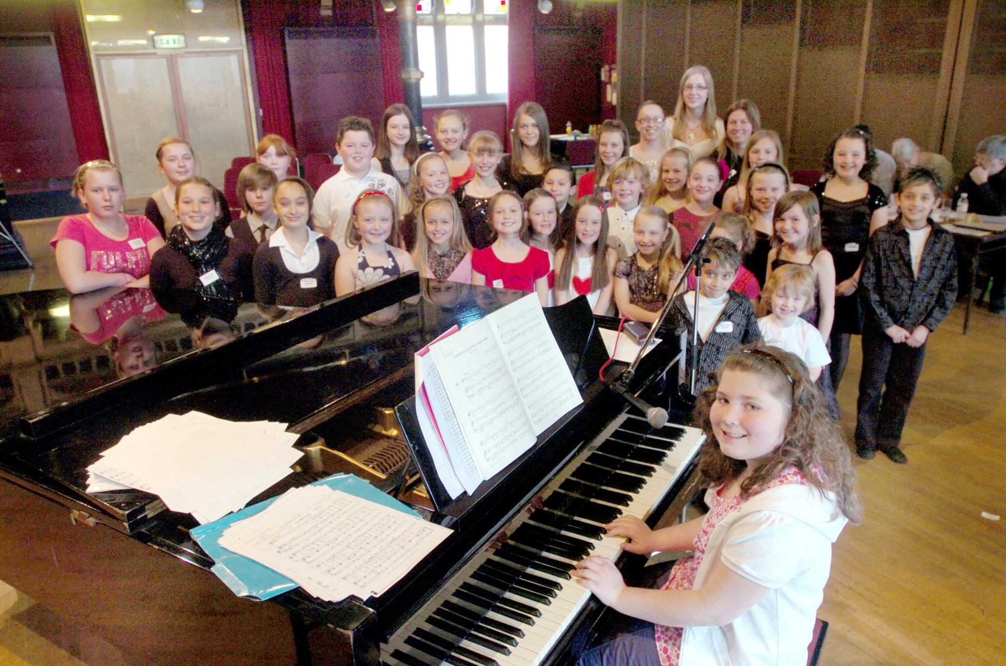 12 timeless pictures of Hartlepool people having a laugh across the years