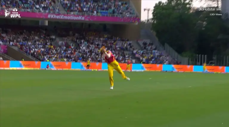 Watch: Harleen Deol pulls off Kapil Dev-style catch in WPL clash