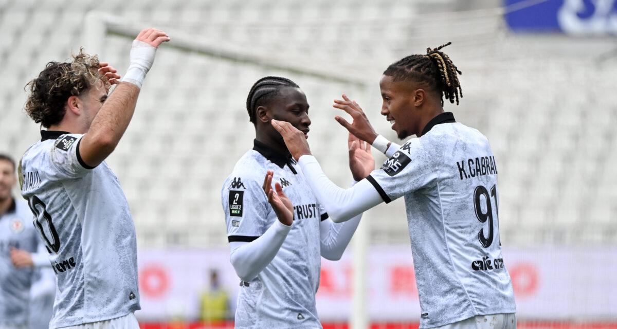 Ligue 2 : le Red Star s'impose à Grenoble et prend la deuxième place