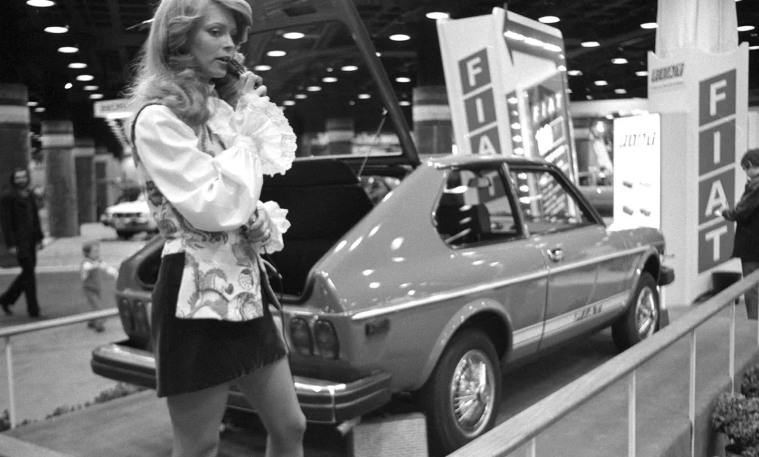 27 vintage photos of car shows (1930s-1970s)