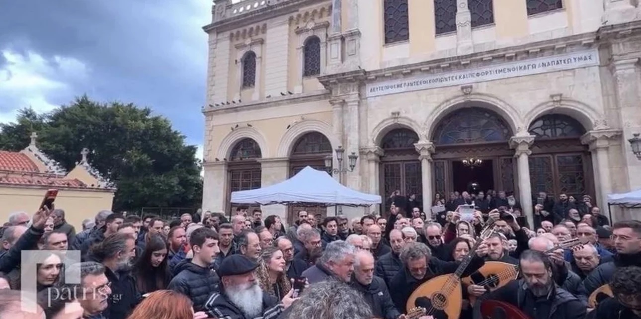 Ηράκλειο: Με μαντολίνα και λαούτα το τελευταίο «αντίο» στον Γιάννη ...