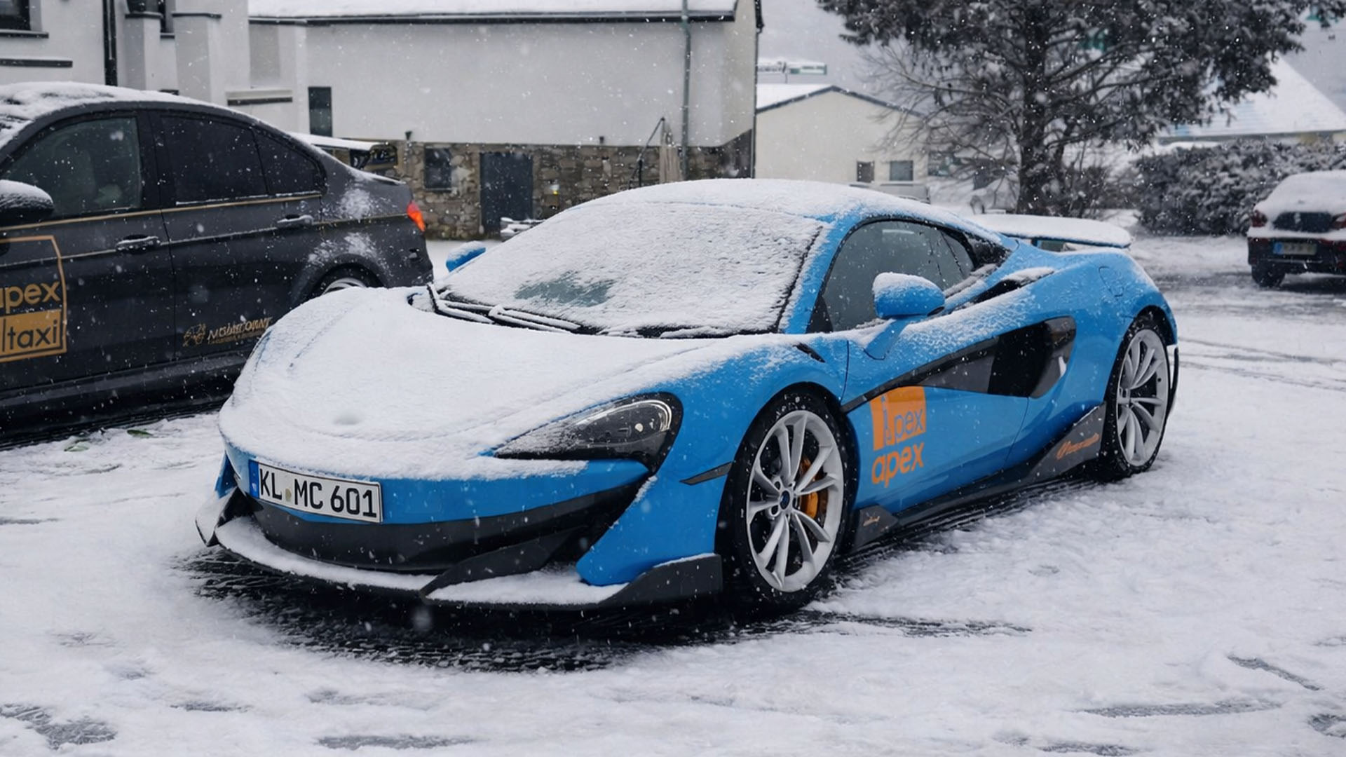 Snow turns Nürburgring Touristenfahrten into a challenge
