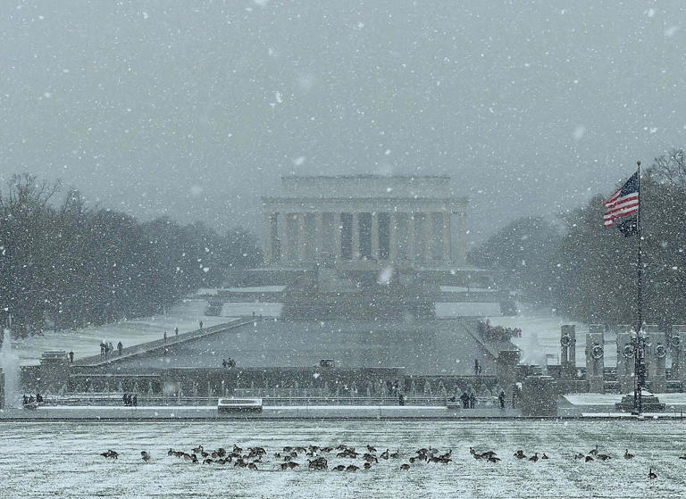 Weekend snow eyes major Northeast cities as Winter Weather alerts ...