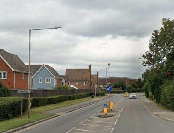 Man in 80s dies after being struck by van in Leybourne Way, Larkfield ...