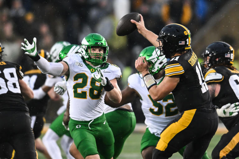 Unpacking future Packers: No. 93, Oregon LB Bryce Boettcher
